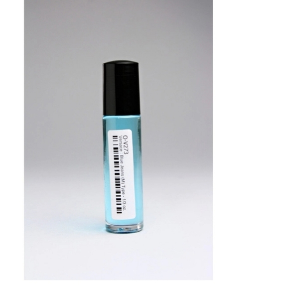 Queen2KeepUp Boutique | Grooming | Versace Blue Jeans M Type Body Oil 3 ...